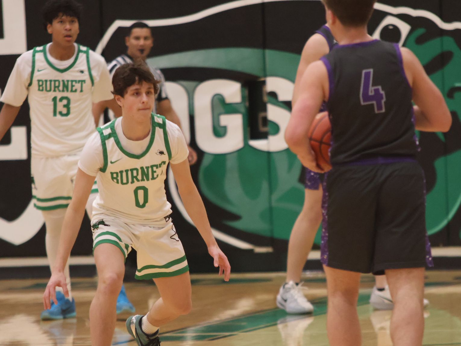 Bulldogs beat Cougars in regular season finale