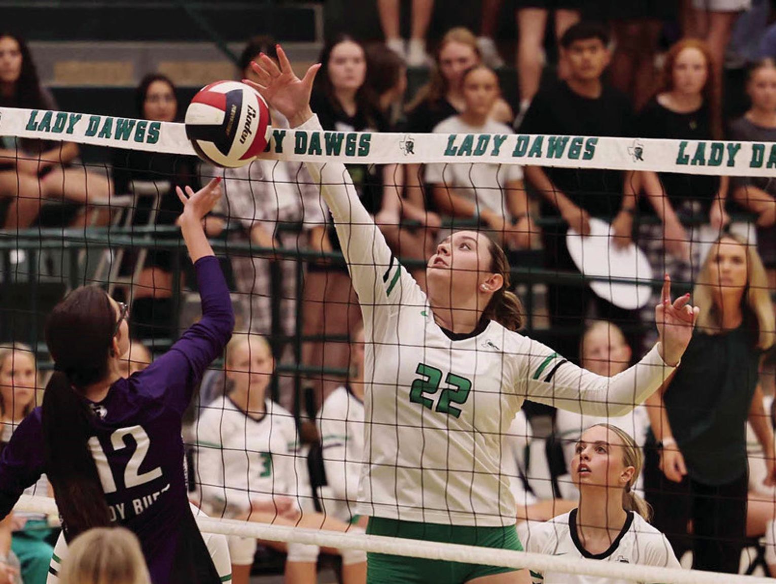 Lady Dawgs earn 10 wins in impressive week